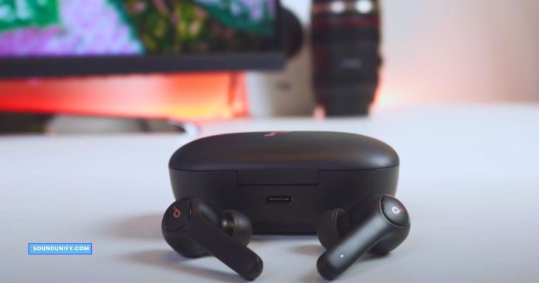 In-Ear TWS Earbuds Not Pairing Together? Here's Why & How