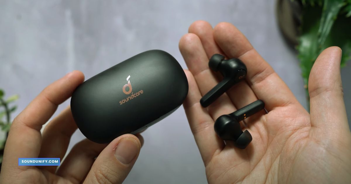 In-Ear TWS Earbuds Not Pairing Together? Here's Why & How